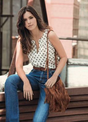 ***LA DIOSA PAULINA VEGA EN SU ULTIMA SESIÓN DE FOTOS*** - Reinas de ...