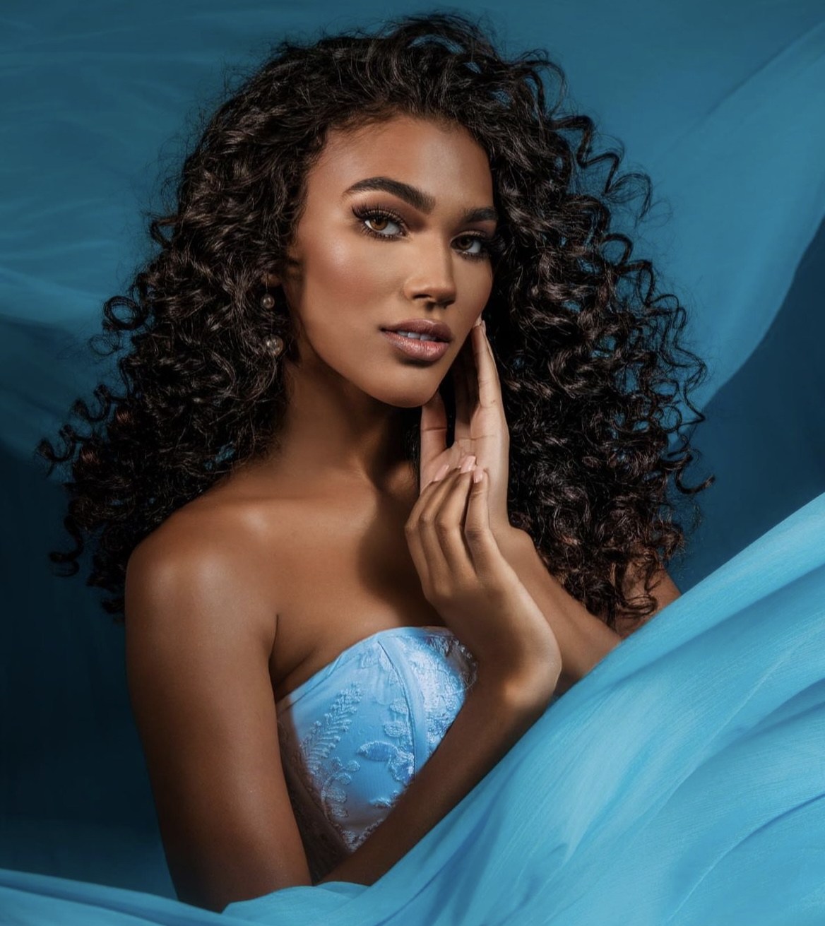 Bellisima Candidata al Miss Curazao Universo 24 - Kim de Boer ...