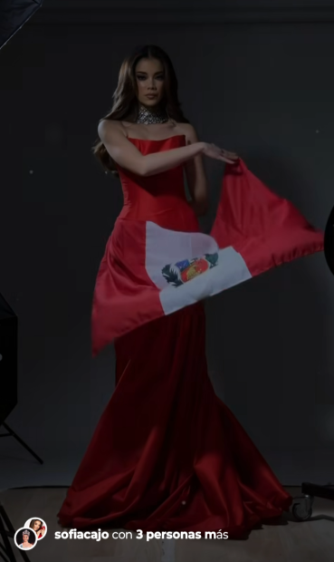 🇵🇪🇵🇪🇵🇪MISS PERÚ INTERNATIONAL CON LA BLANQUIROJA, FELICES FIESTAS ...