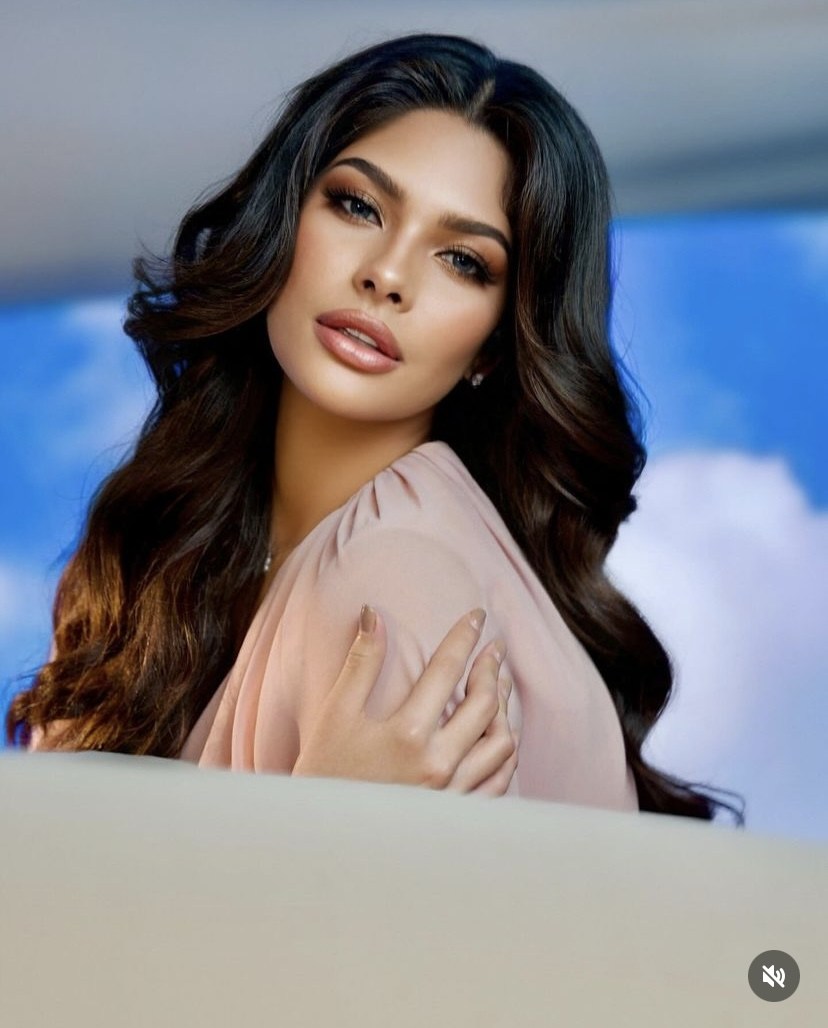 MISS UNIVERSO FACTURANDO PARA UNA MARCA FILIPINA - Reinas de Belleza ...