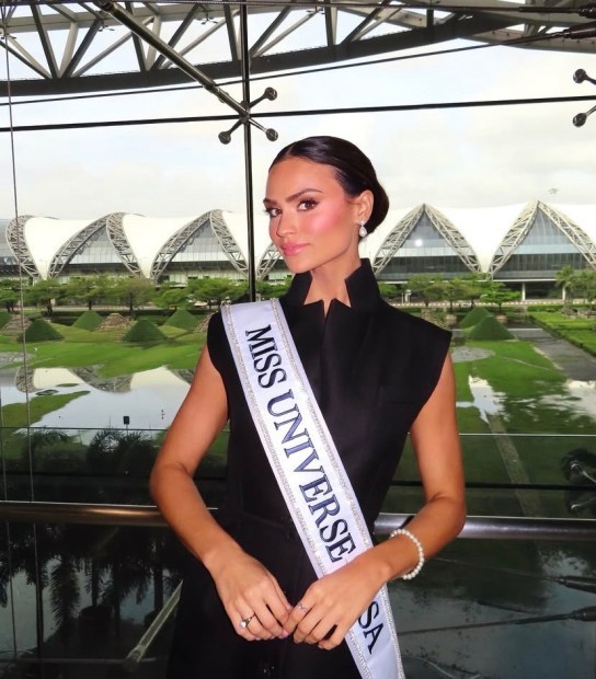 Miss USA, Audrey Eckert, en su llegada al hotel sede - Reinas de ...