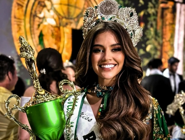 Natalia Calmell del Solar es coronada Miss Mesoamérica Internacional ...